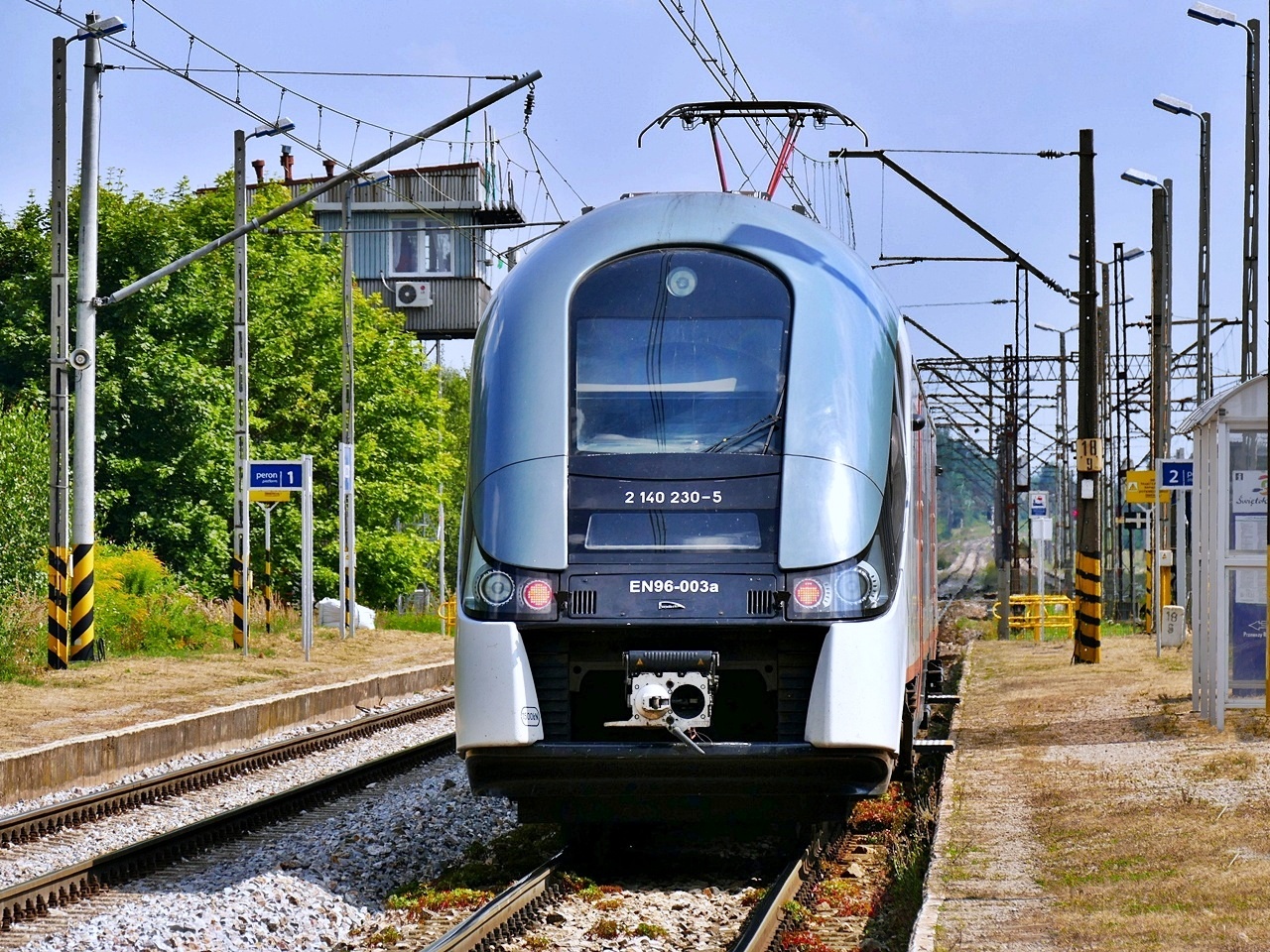 Świętokrzyski EN96-003 jako pociąg REGIO 42303 do Kielc. Rykoszyn etap ...