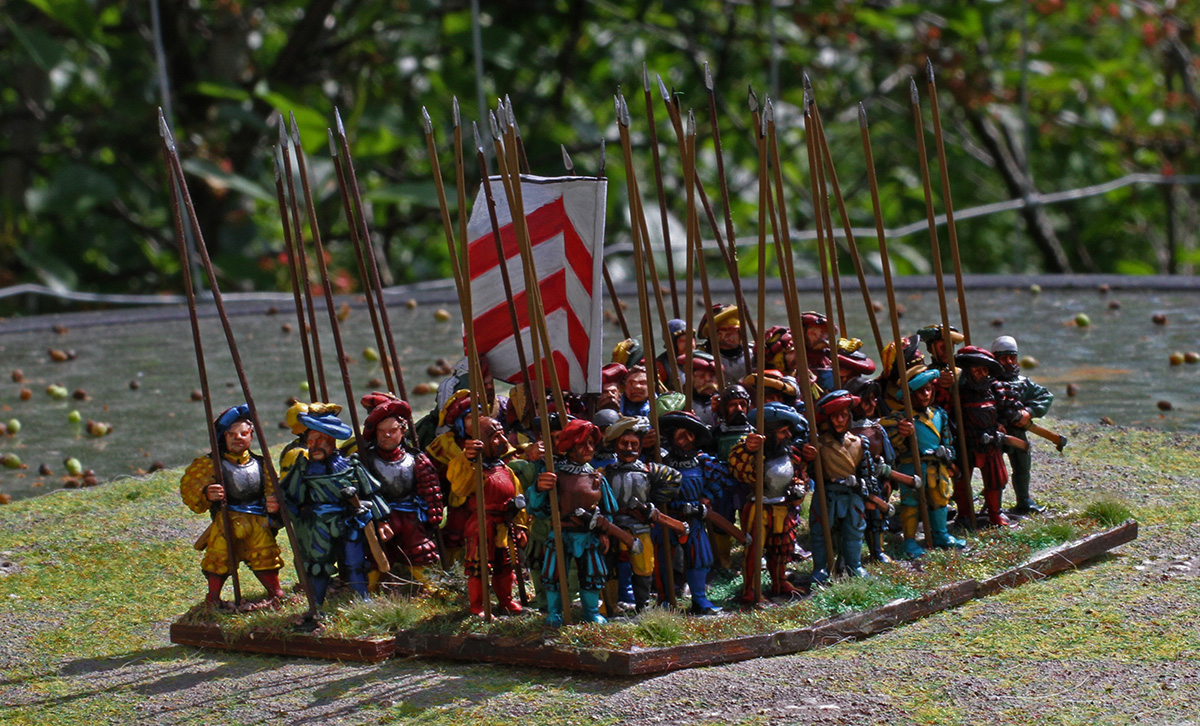 Gunfreak's Historty of War: Half a Pike Block and life stuff