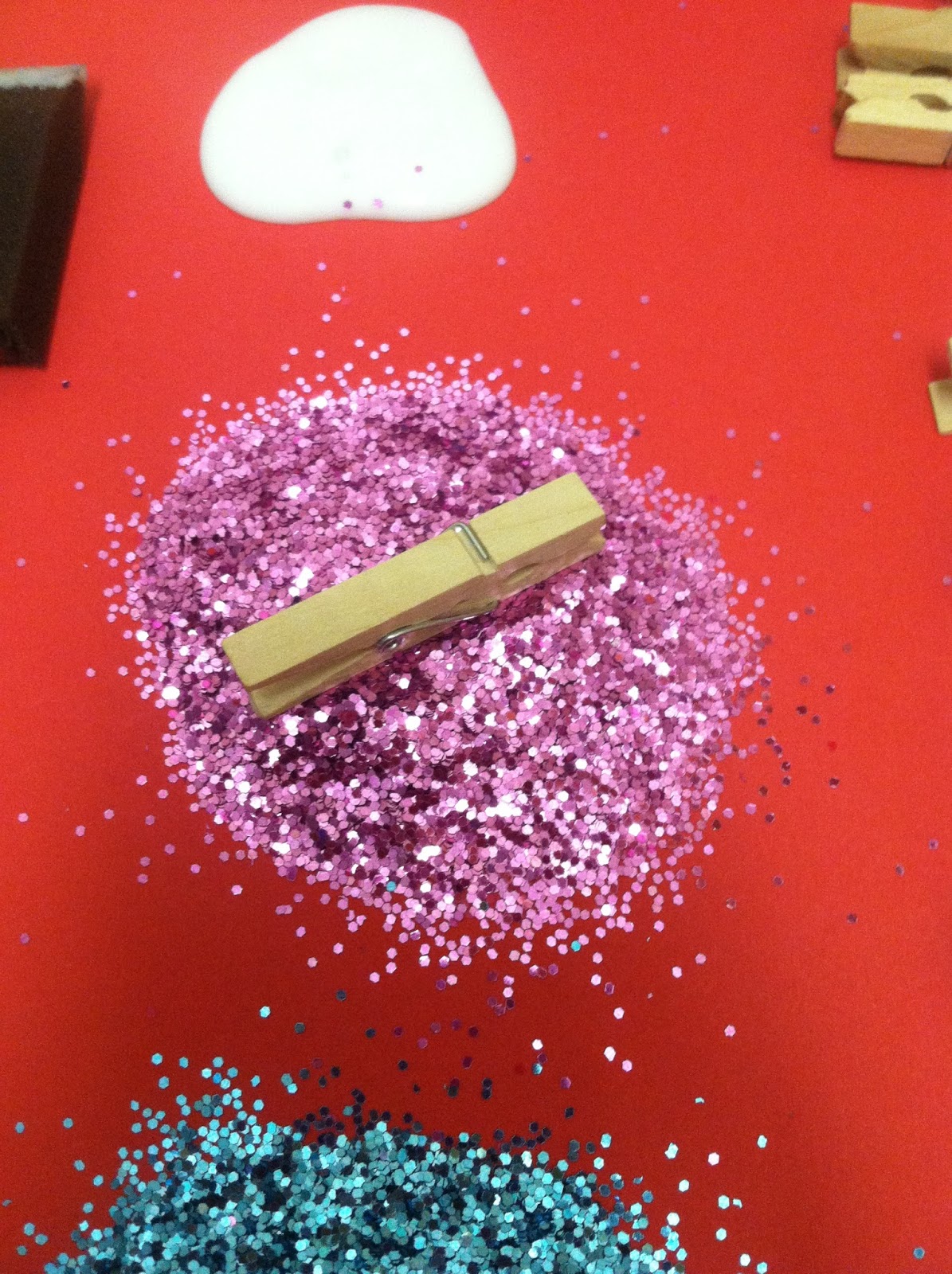Just Wild About Teaching: DIY Glitter Pins & Chalk & Chevron Classroom ...