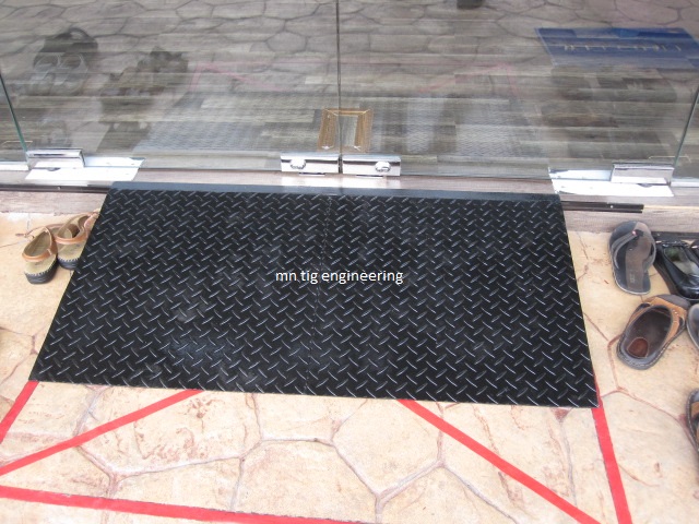 MN TIG ENGINEERING: OKU Ramp And Grab Bar