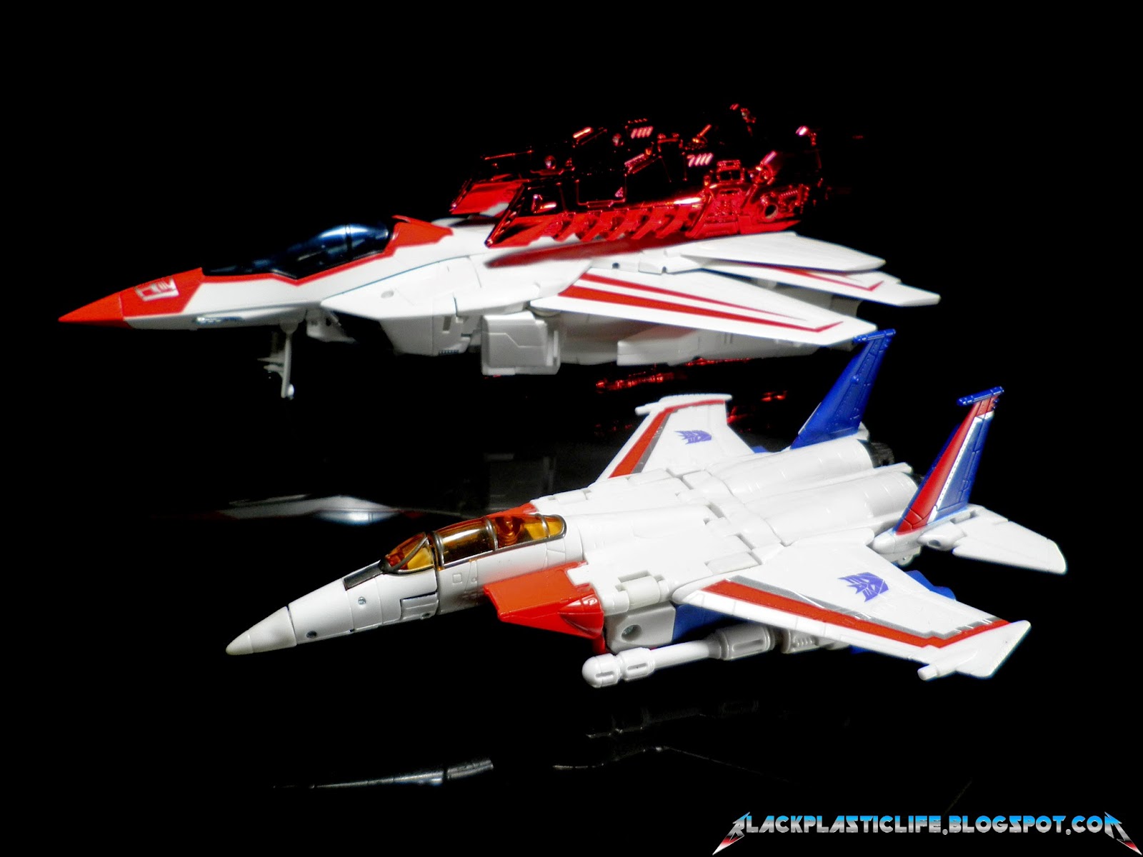 Black - Plastic - Life: Generations Leader Class Jetfire - Pictorial Review