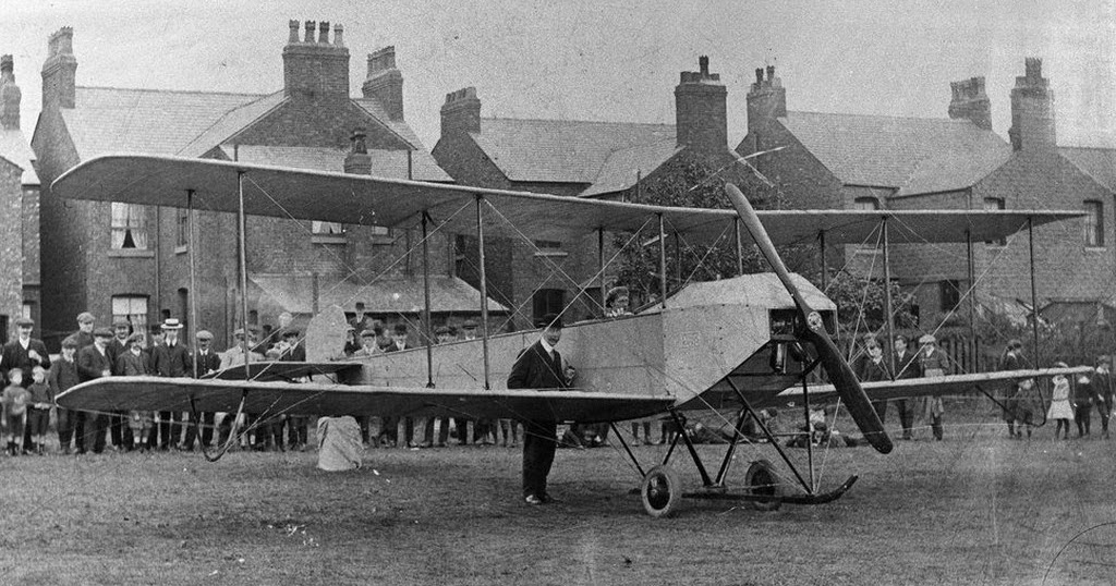 AVIÕES MILITARES: Avro 500