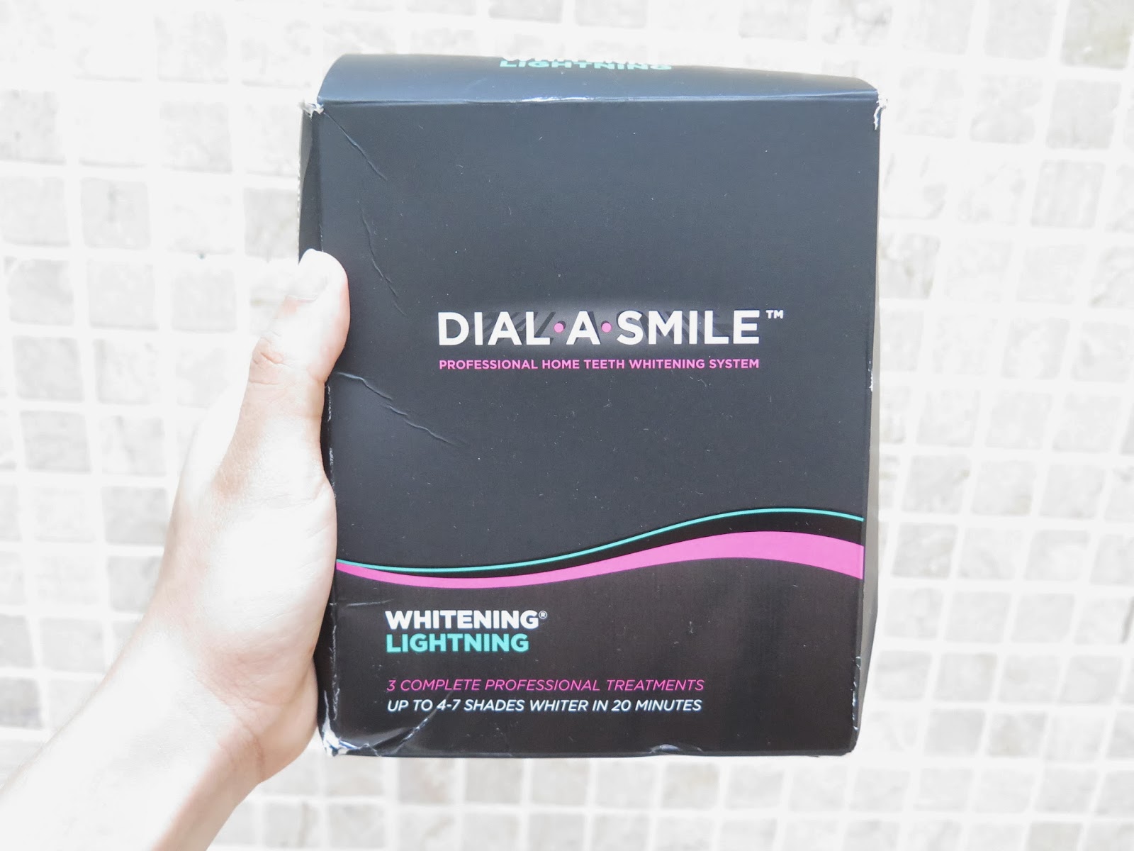 MACHER ONLINE: REVIEW : Whitening Lightning Dial A Smile Professional ...
