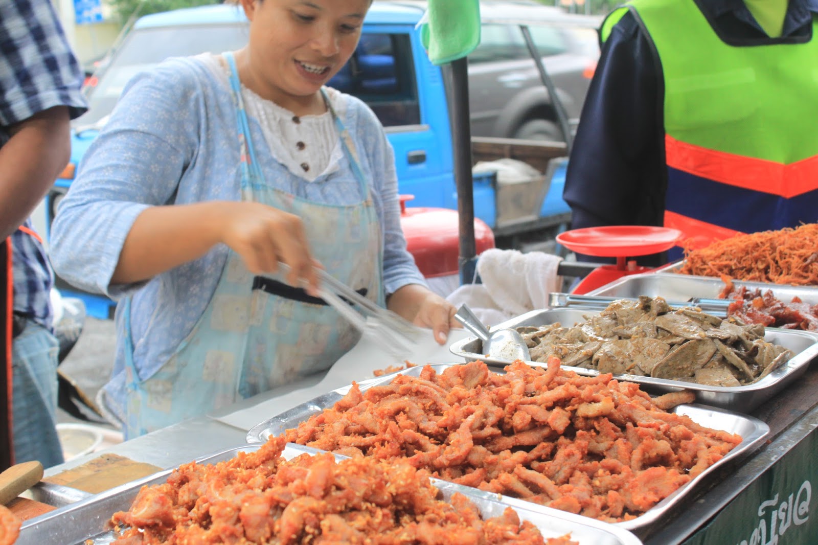 KISAH MAKAN BABI DI PASAR PAGI RAMKHAMHAENG BANGKOK ~ DUNIAINDRA