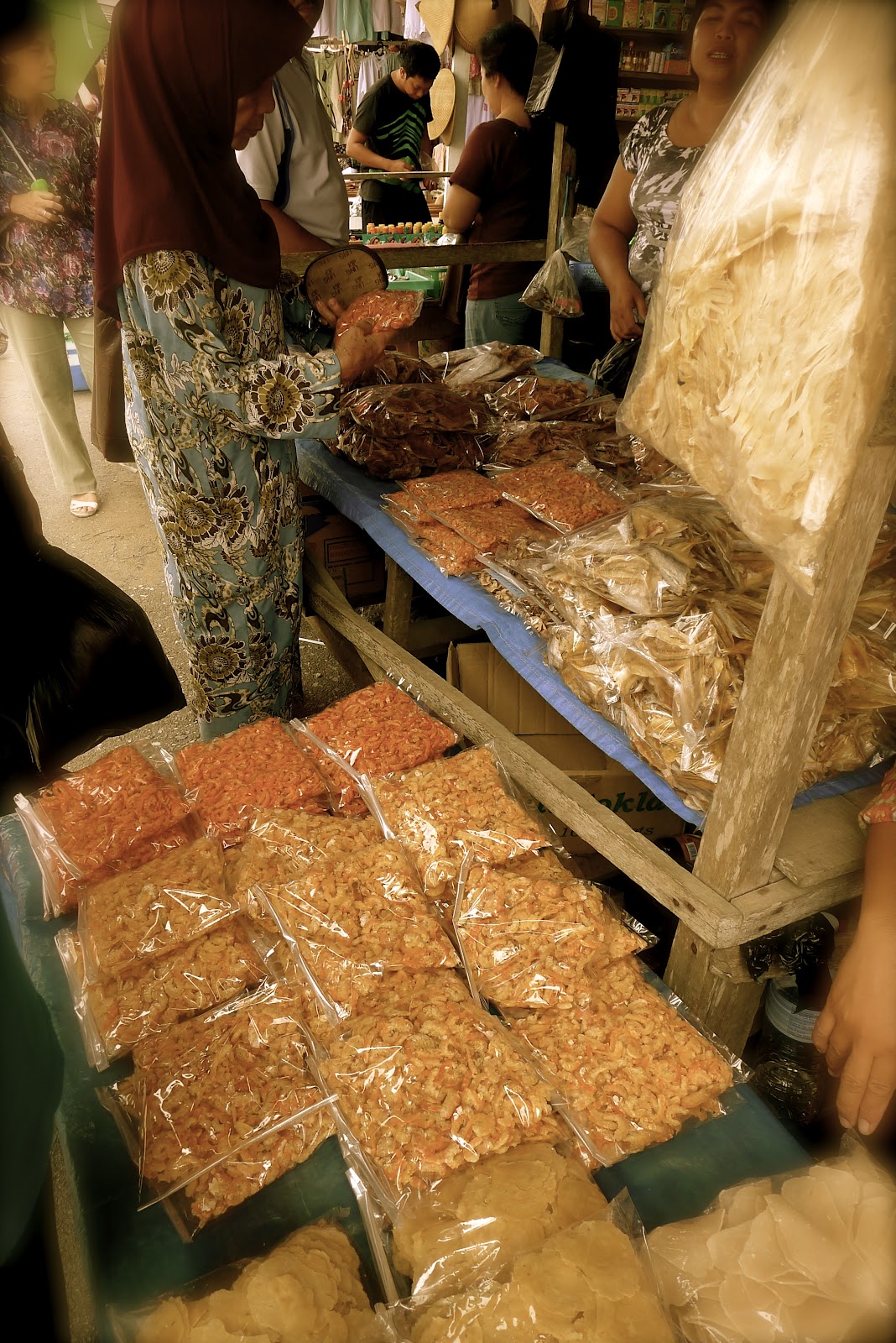 it's a journey: Serikin Border Market Sarawak, the borders of Sarawak ...