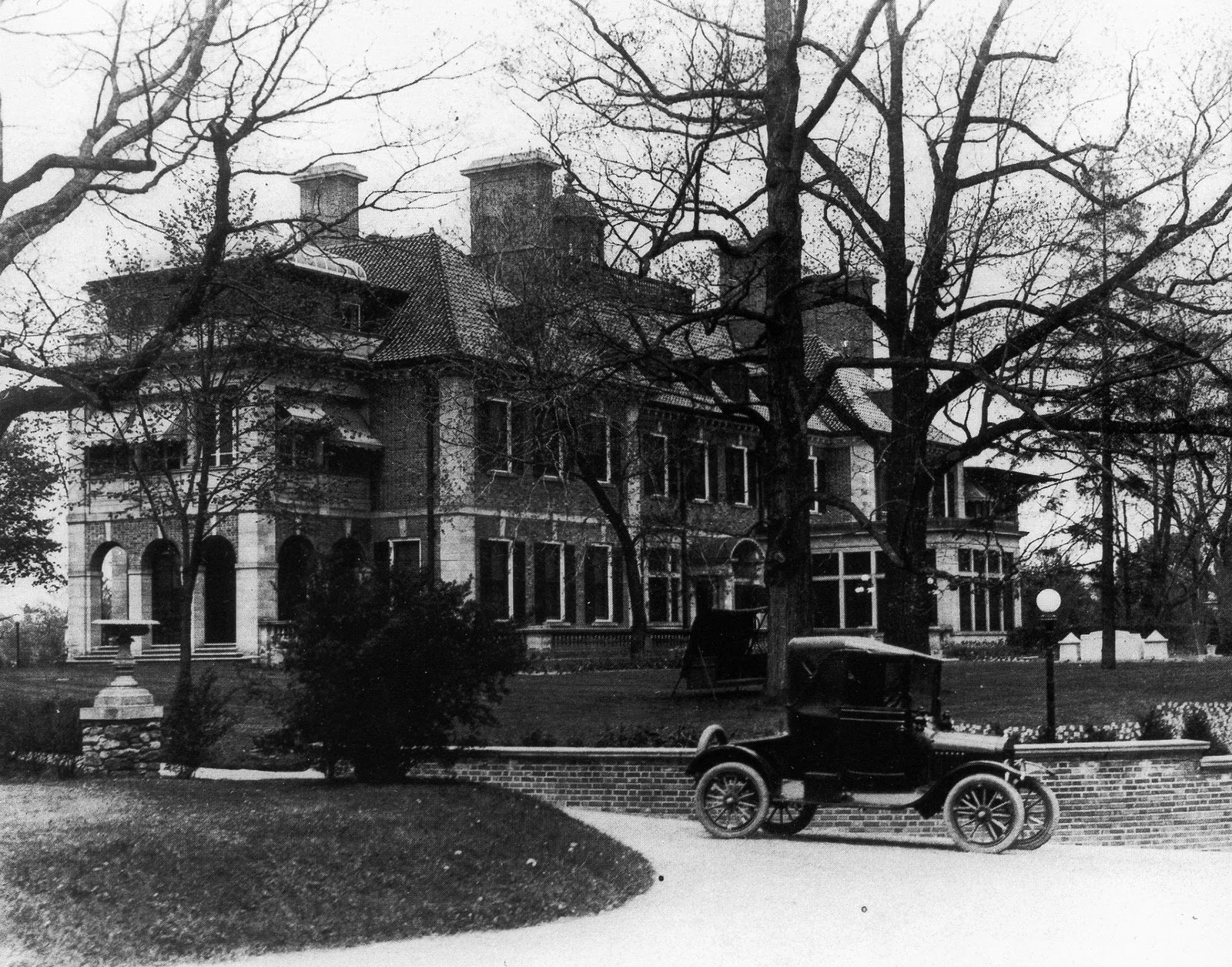 Toronto Then and Now: # 22 ~ The Eaton Family Legacy, Then and Now