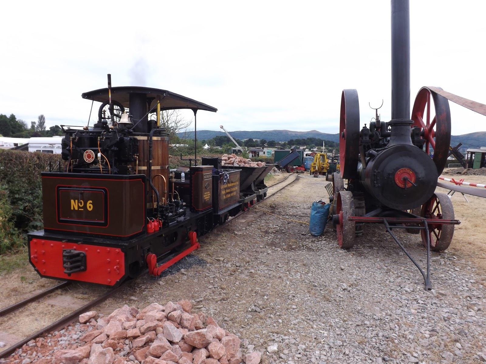 Sam's World: Welland Steam Rally: Road Making With "Howard"...