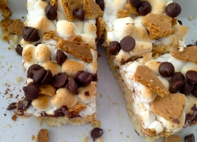 The Preppy Hostess : Rice Krispie S’mores On a Stick