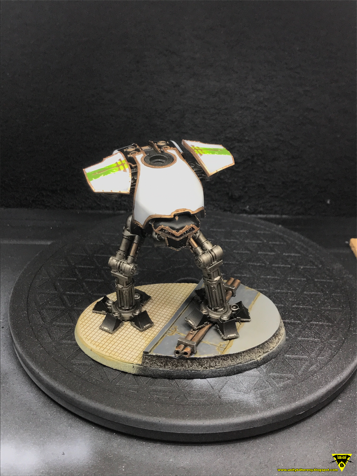 Adeptus Titanicus - Legio Defensor Titan Build and Paint.