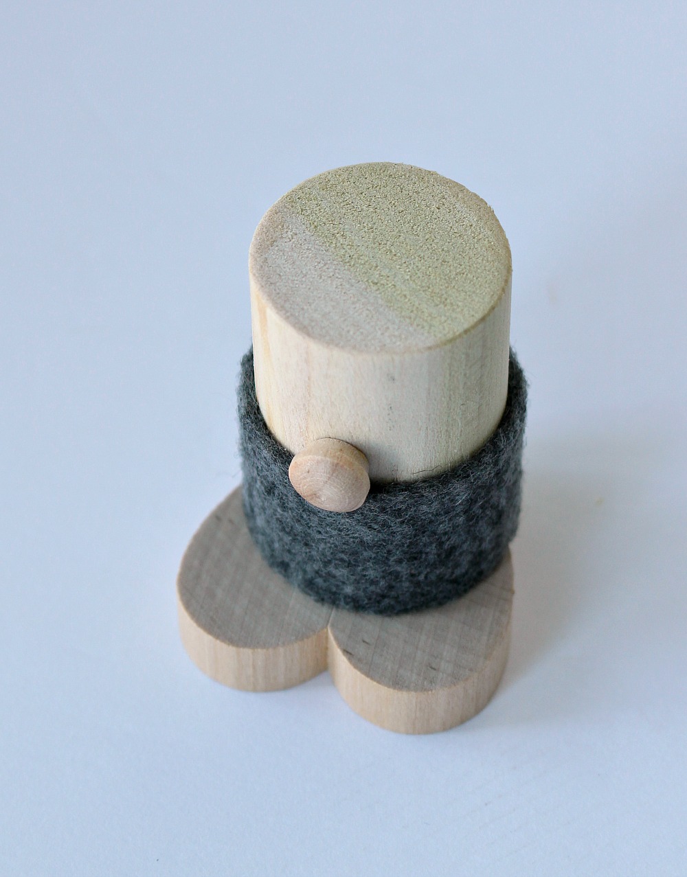 DIY Felt Tomte (Scandinavian Felt Gnomes) | Dans le Lakehouse