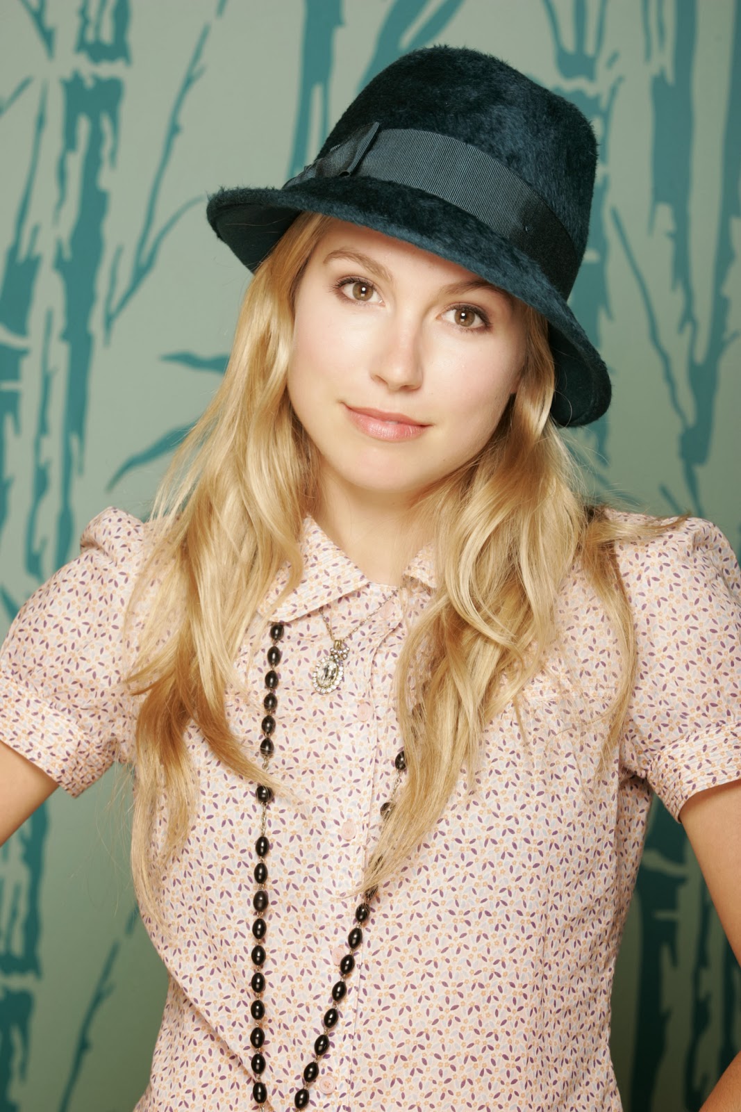 Sarah Carter summary | Film Actresses