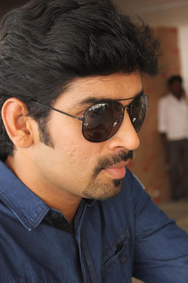 Sun Music Anchors: VJ Suresh (Sun Music)