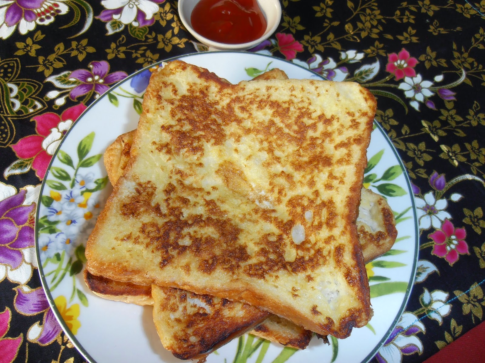 DIARI DIELA: Roti Goreng Salut Telur