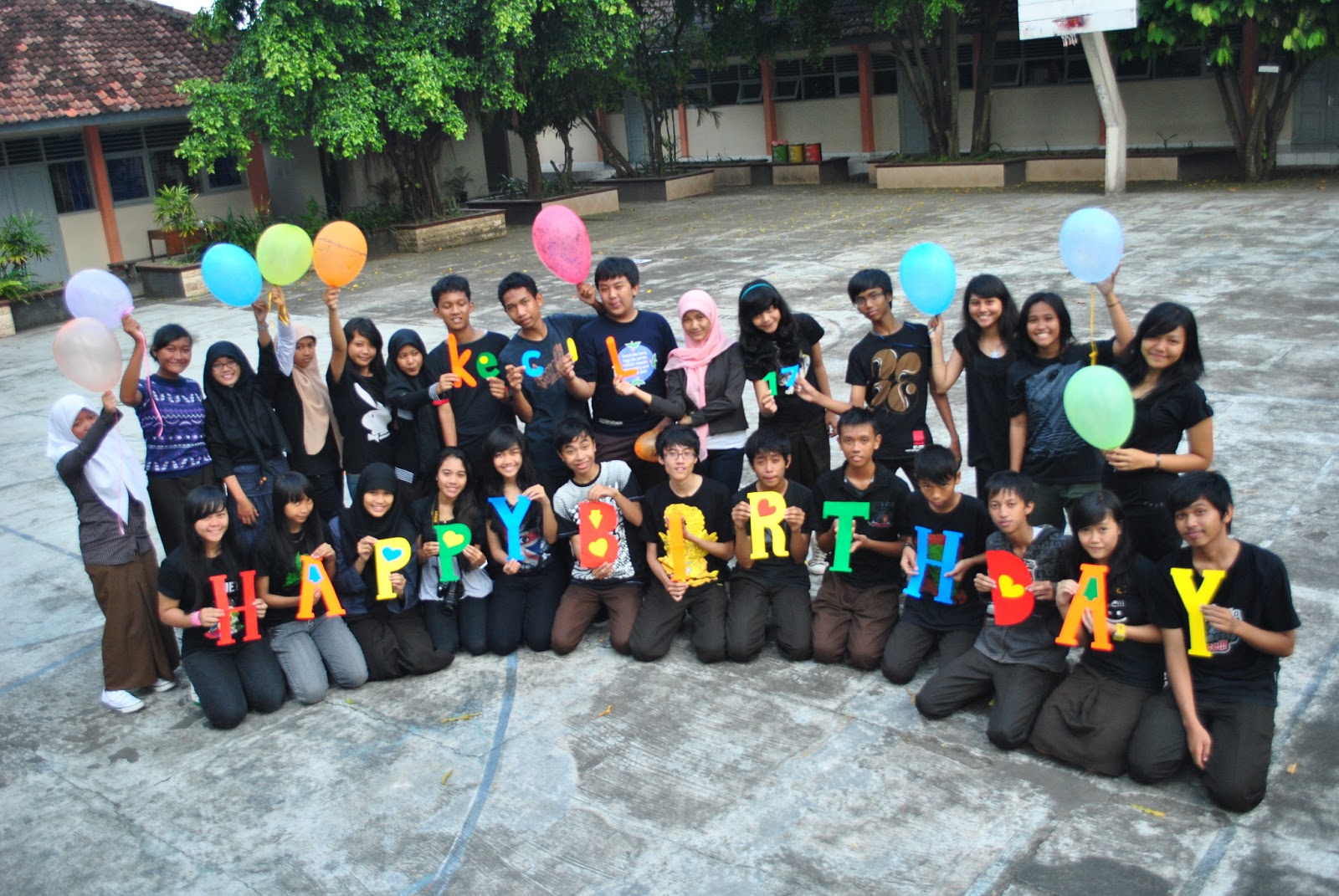 silly girl's posts.: Manis-paitnya SMA...