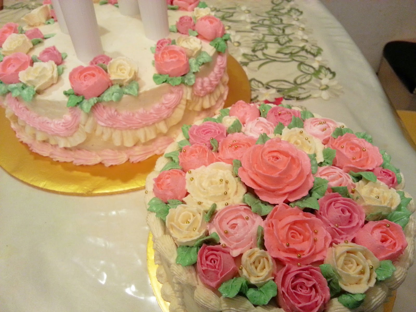 ISAURA KITCHEN: Kek Kahwin 2 tingkat tema pink dan cream