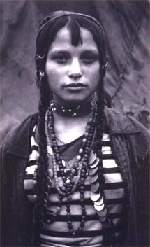 ha-Navi he-Hadash: Zigenare/Romer