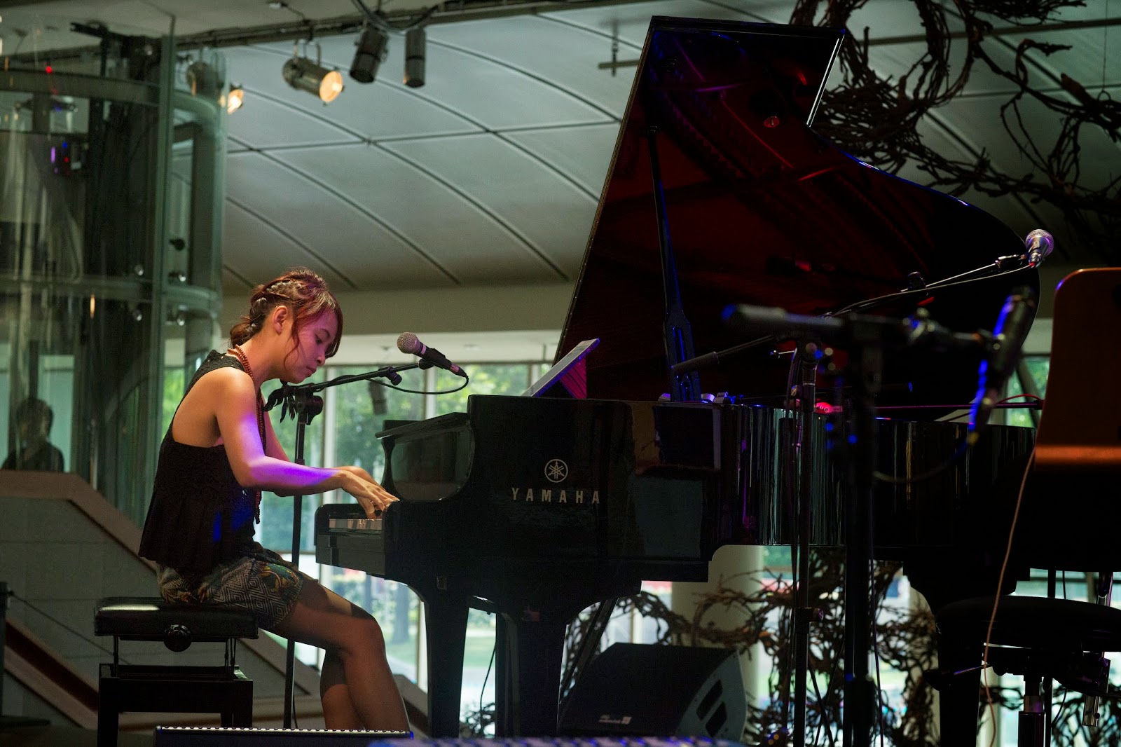 Singapore Night Live: Rachma Lim: From "Yogaing" to "You're going?" in ...