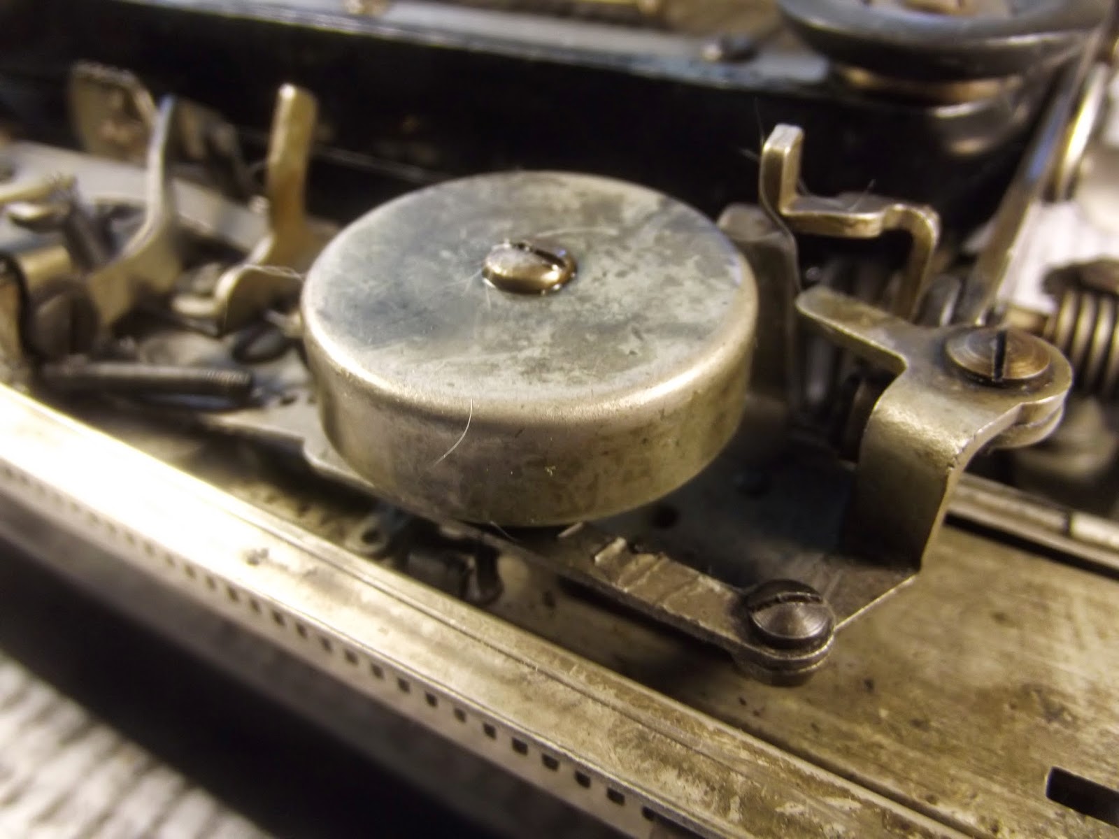 oz.Typewriter: Anatomy of a Fox No 1 Portable Typewriter