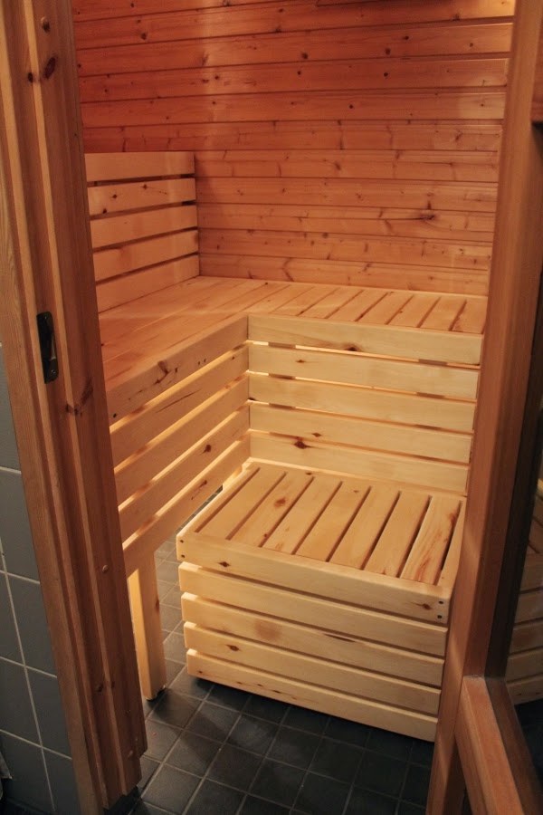 Mitt Hjortronbo: Att renovera en bastu, del 2