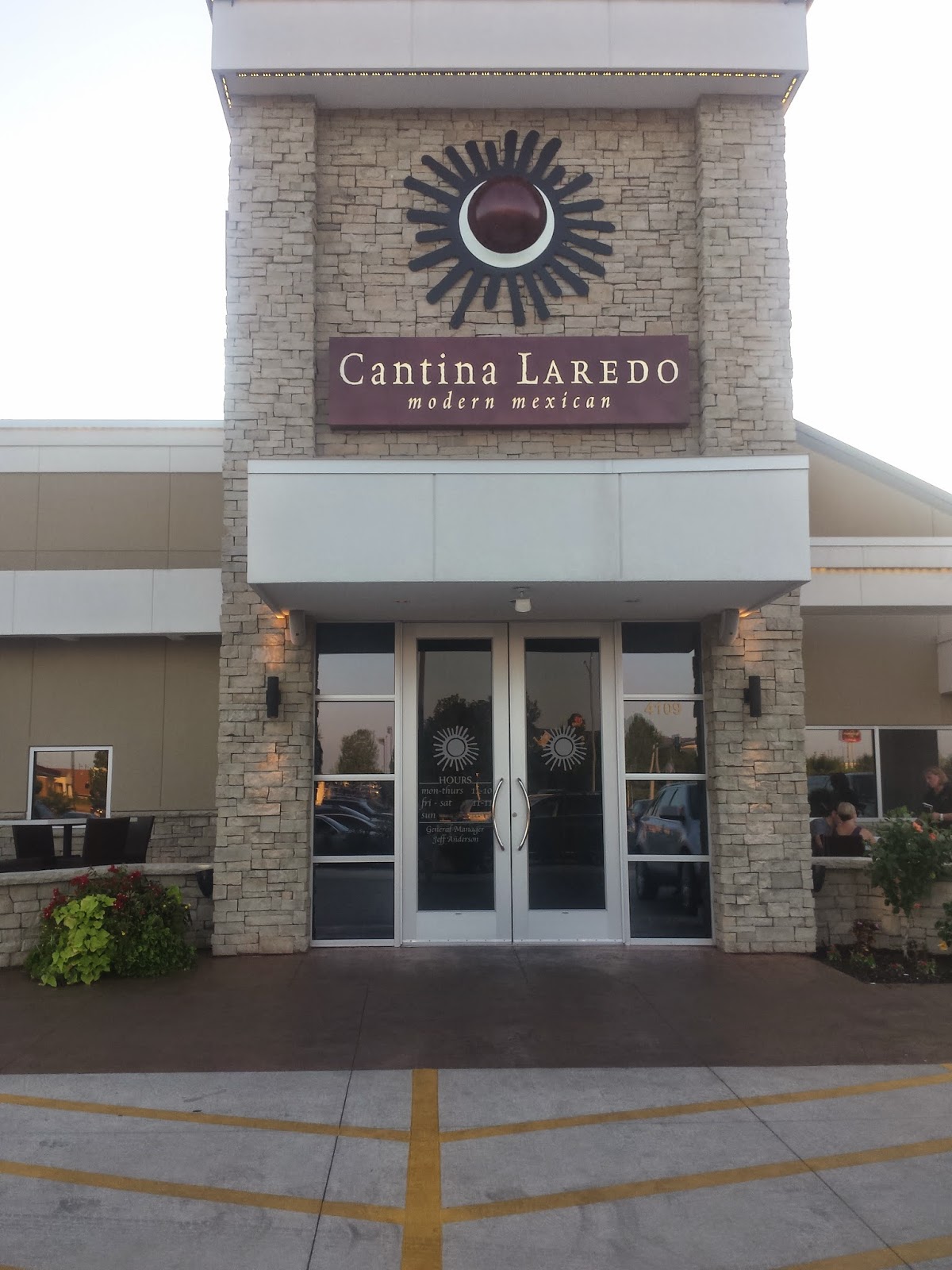 Cantina Laredo Modern Mexican Resturant Springfield, MO.