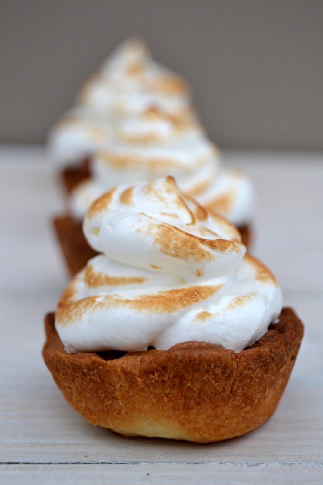 Mini Meringue Shells at Alannah Herbert blog