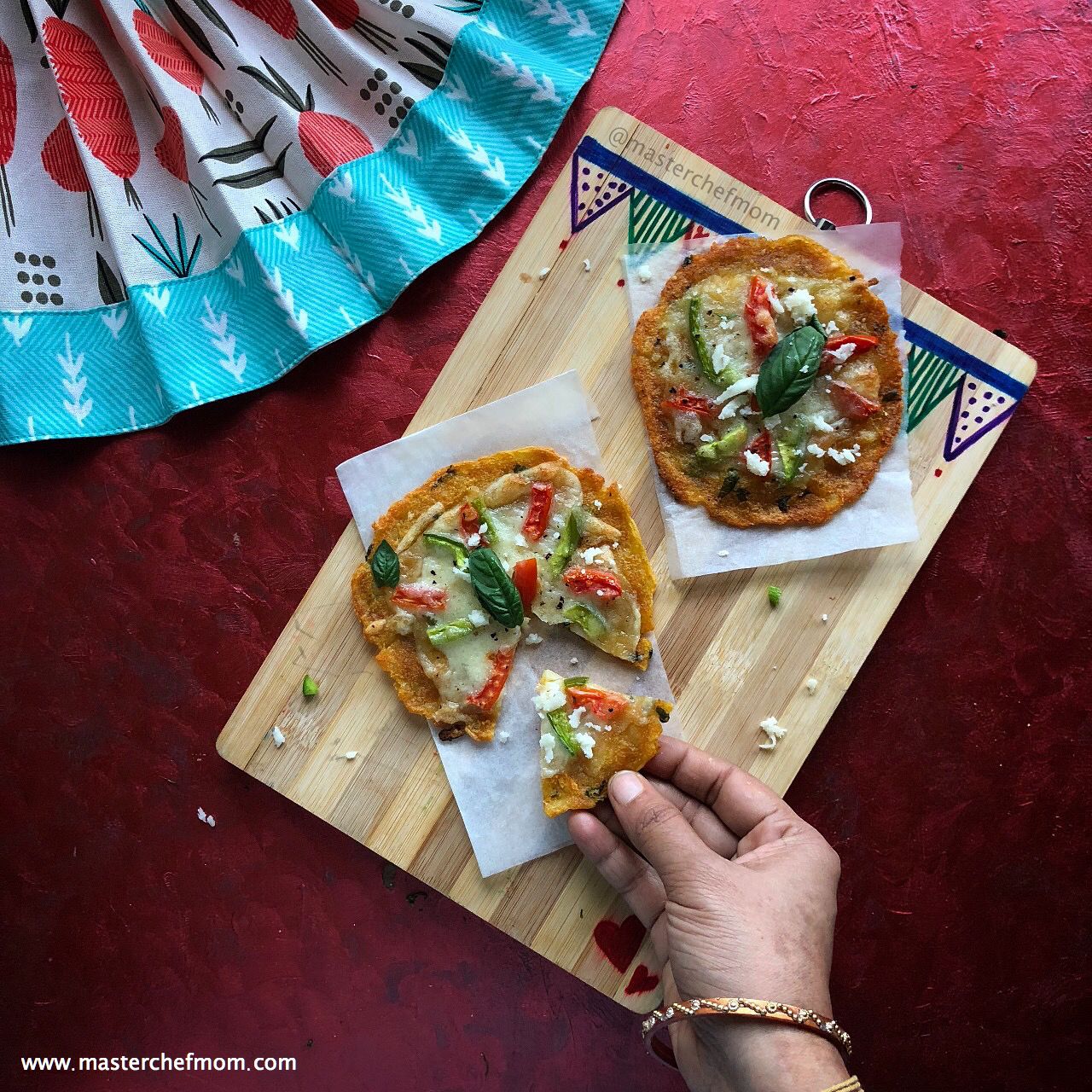 MASTERCHEFMOM: Potato Crust Pizza | How to make Potato Pizza in Tawa ...