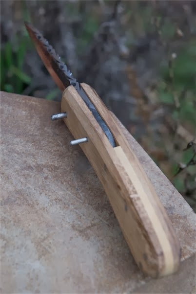 Kromagnon - L'évolution...: Enclumes en balade et couteau pliant...