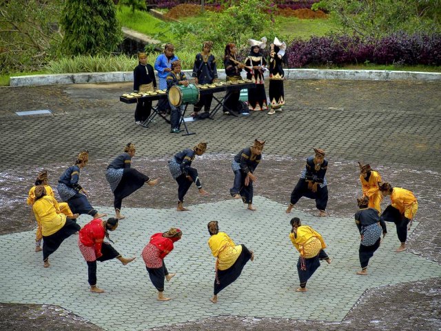 emotion-ilution: kebudayaan Randai Ranah minang.,