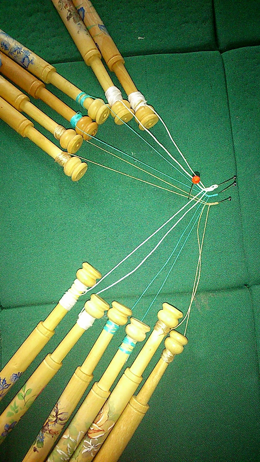 Encajeras la Hilandera: TRABAJOS DE AMIG@S