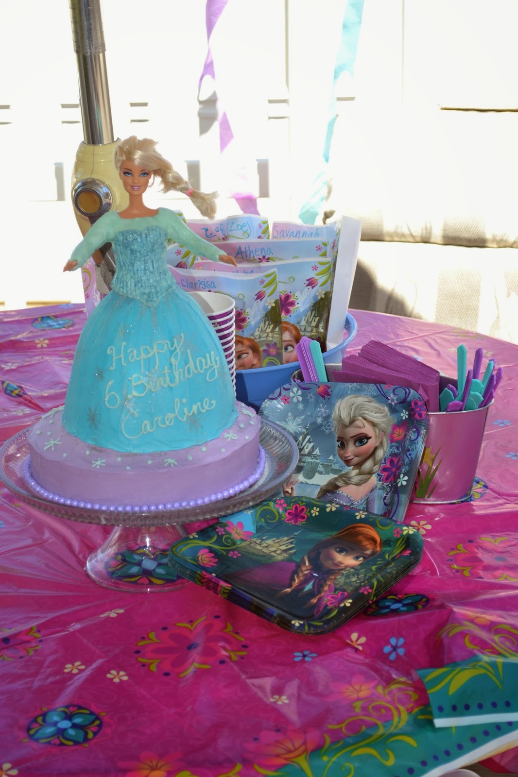 T cakes: Elsa Cake