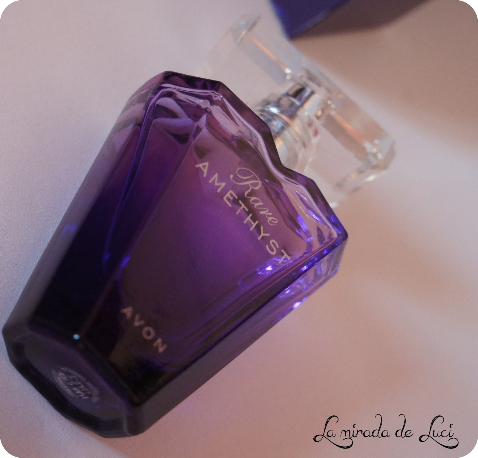 MARZO HUELE A... Avon, Rare Amethyst