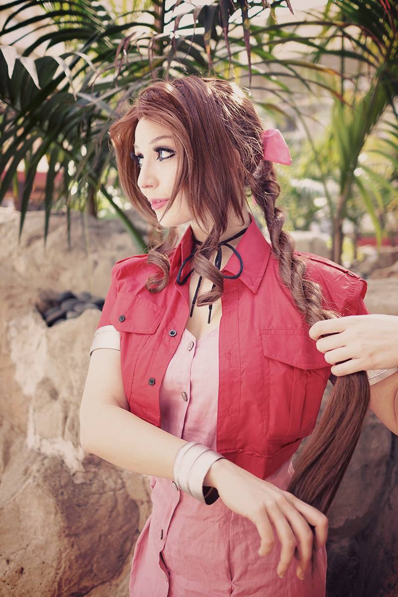 Cosplay Feature: Variable's Aeris!