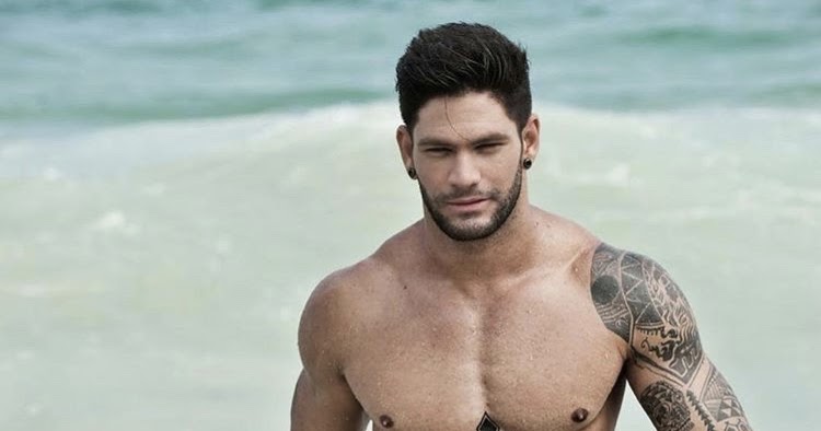 Speedo Musings: Beach Walk