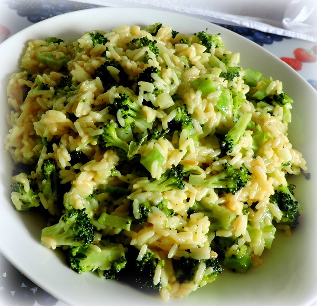 Cheesy Broccoli Rice | The English Kitchen
