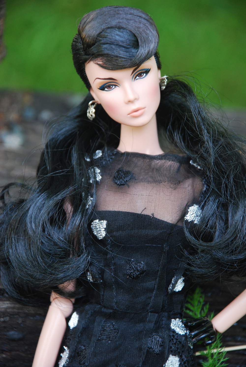 Fashion Royalty Fan: Lillith (Never Ordinary Lillith)