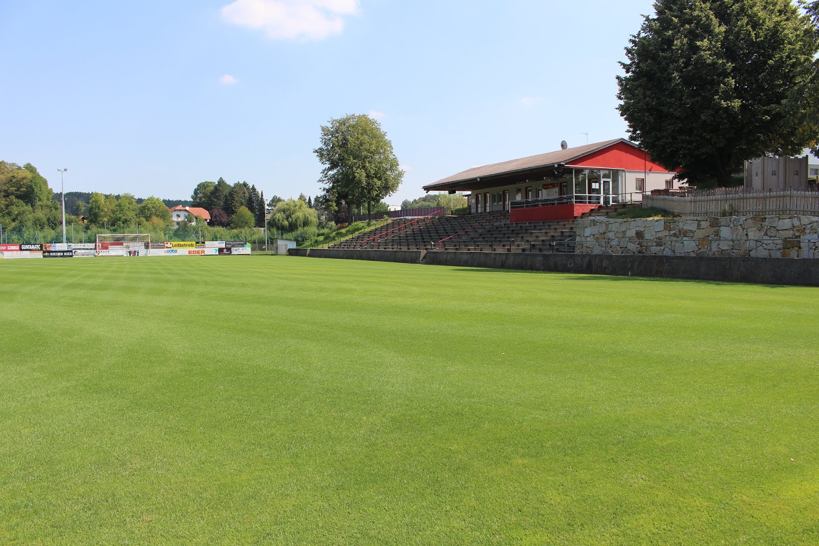 Stadien in aller Welt: Sportanlage Mehrnbach Österreich - Groundspotting