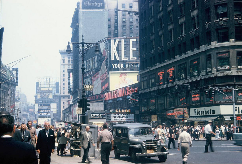 17 Incredible Color Photos Show Times Square-the Crossroads of the ...