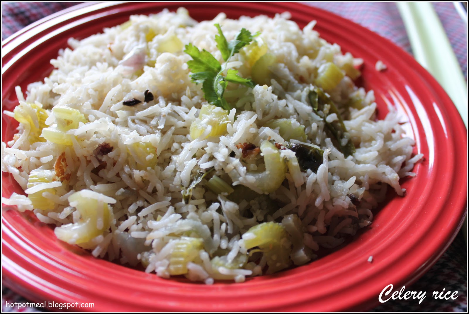 Hot pot cooking: Celery rice