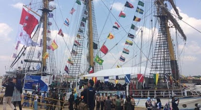 Isyarat bendera Internasional pada kapal lengkap dengan gambar