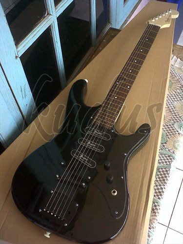 jual gitar kudus: Gitar elektrik murah buat belajar