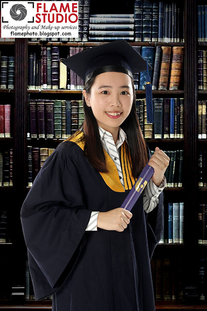 Flame Graduation Photography Studio: Graduation Convocation Family ...