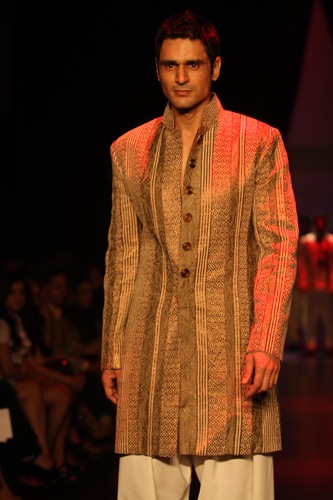 Manish Malhotra latest collection for men ~ New Fashion Arrivals/Styles