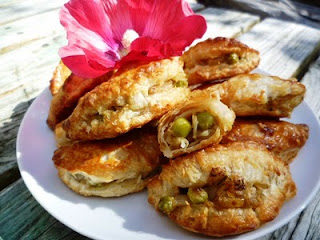 Marmaduke Scarlet: malay curry puffs