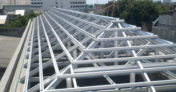 Ayunan Besi: Kelebihan Dan Kekurangan Menggunakan Rangka Atap Baja Ringan Untuk Sebuah Bangunan