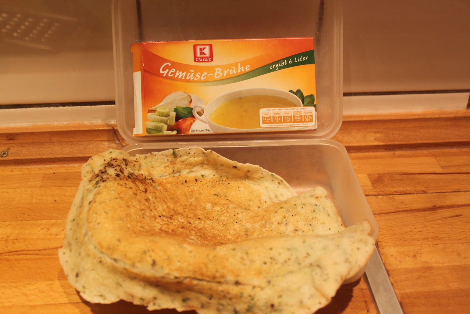 Tales of a Garlic and Onion Lover: Pancake Soup (Flädlesuppe)