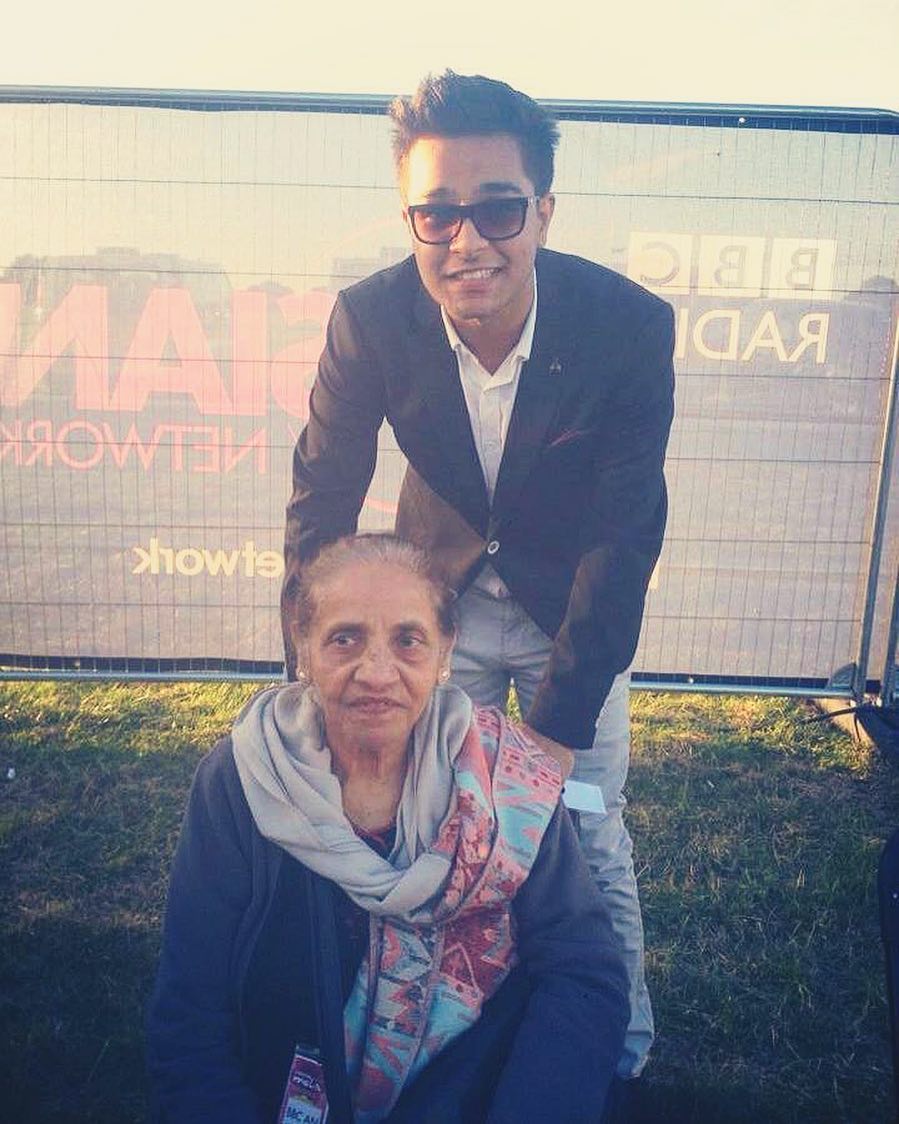 Asim Azhar Biography, Lifestyle, Family, wife | Tap 4 Top