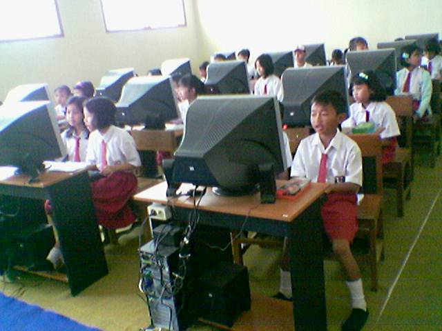 MANDIRI Education: Kerjasama Pengadaan Laboratorium Komputer SD