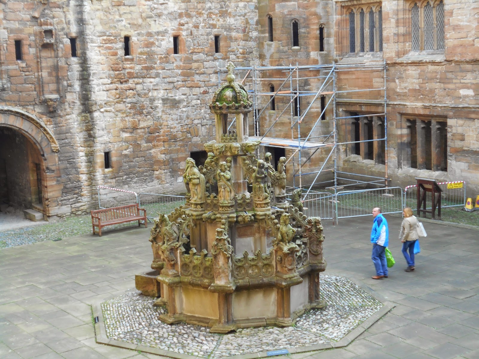 Scotland / Ireland / London: Which mission shall it be?: Linlithgow Palace