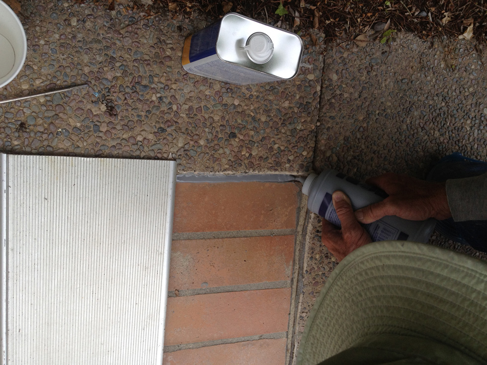 Wine Country Pools And Supplies: Replacing The Caulking Around A Pool