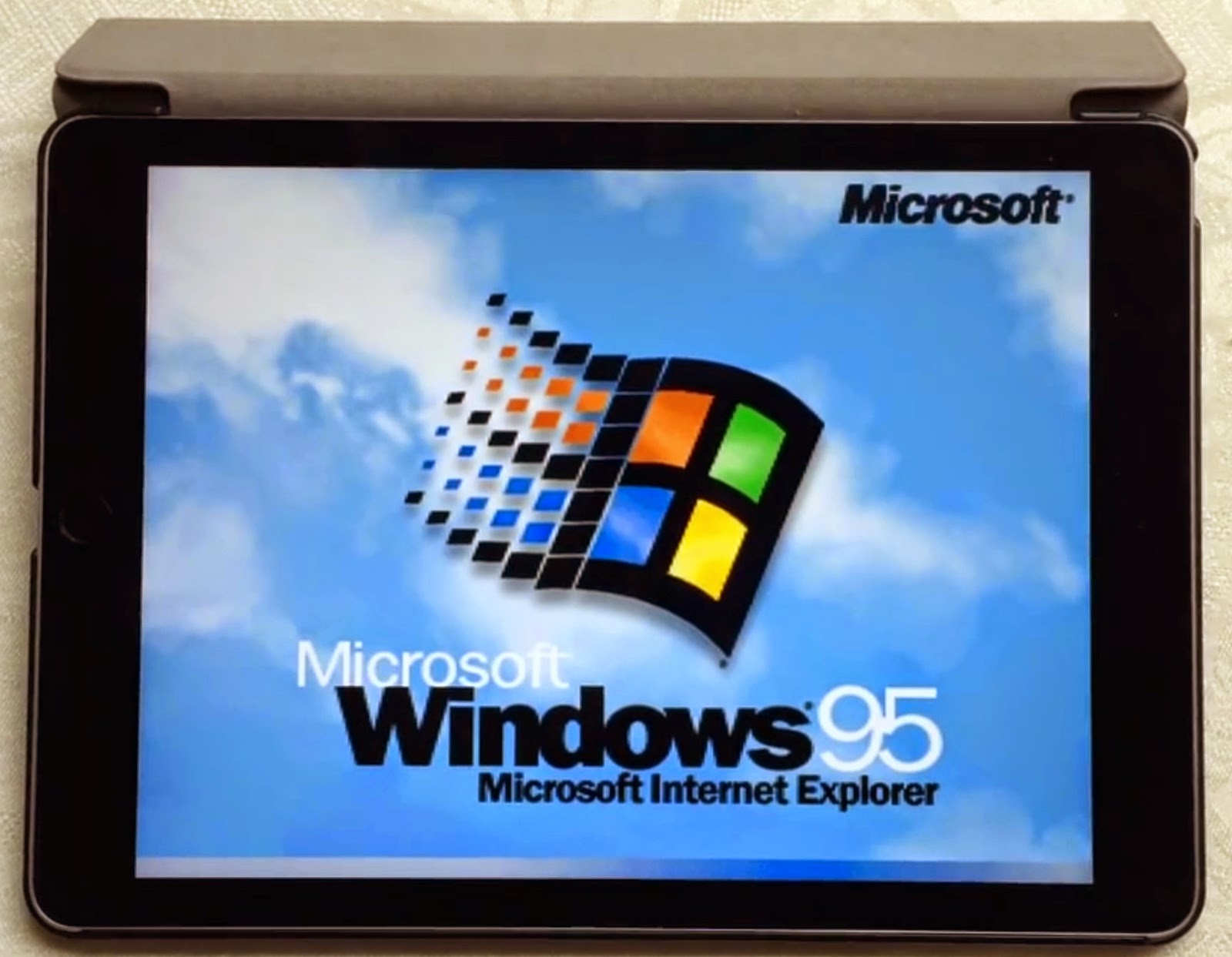 HO's市調: [News] 第一代iPad可以幹麻?拿來裝Windows95吧!
